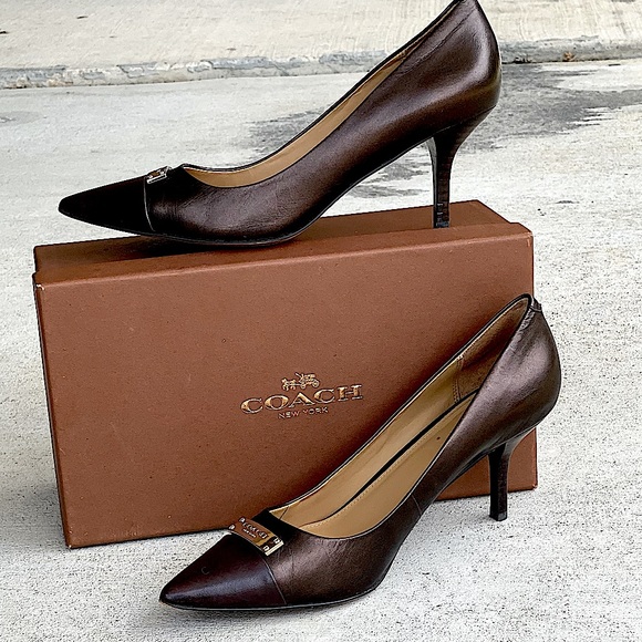 Coach | Shoes | Coach Womans 8b Leather Two Tone Pointed Cap Pumps W ...